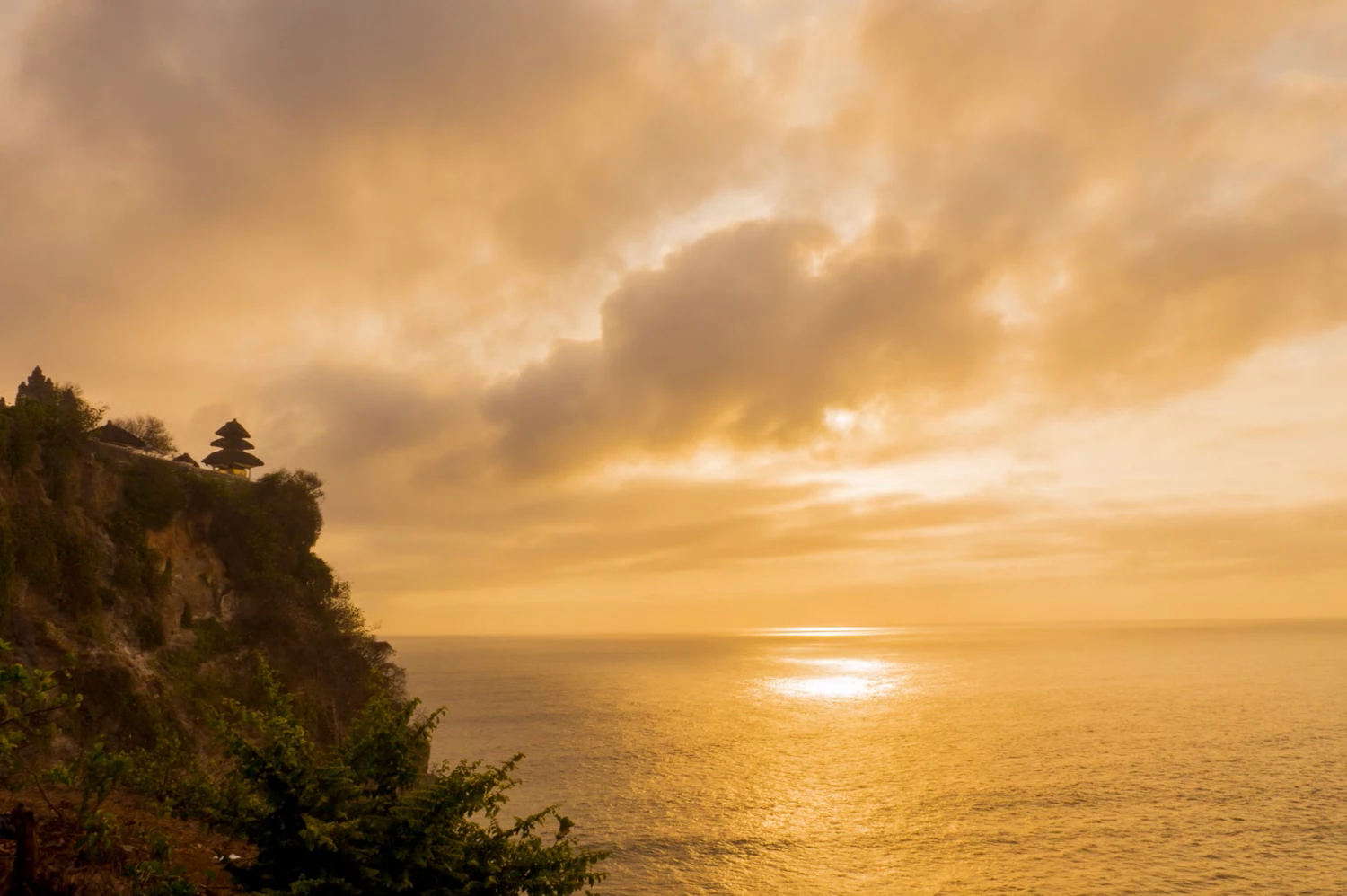 Uluwatu Sunset Experience - Luxury Bali Travel